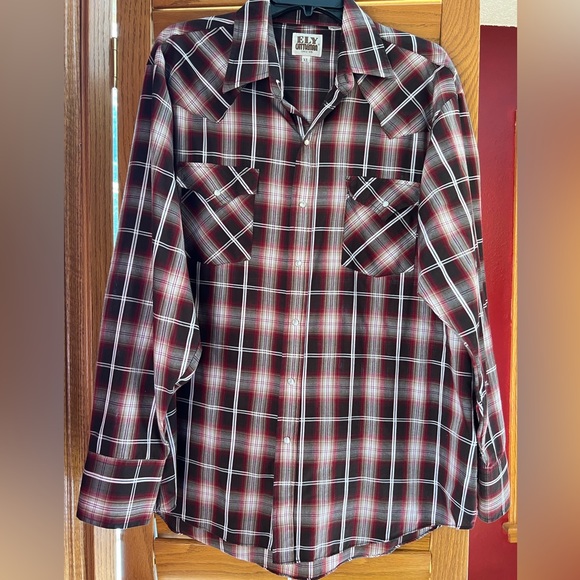 Ely Cattleman | Shirts | Ely Cattleman Shirt With Snaps | Poshmark